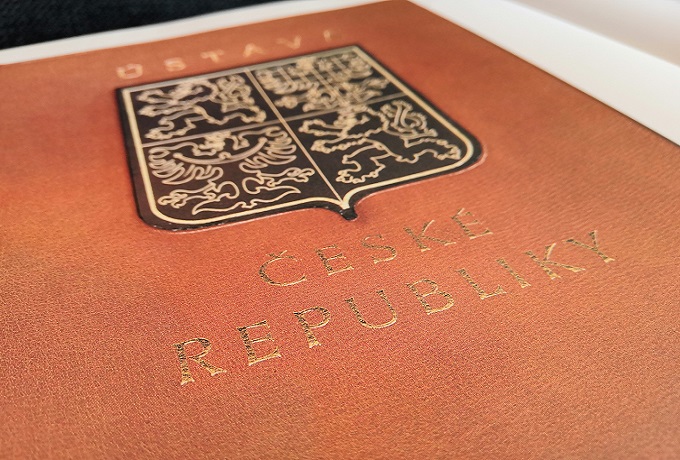 Umožňuje česká ústava zásadní politickou změnu? – !Argument